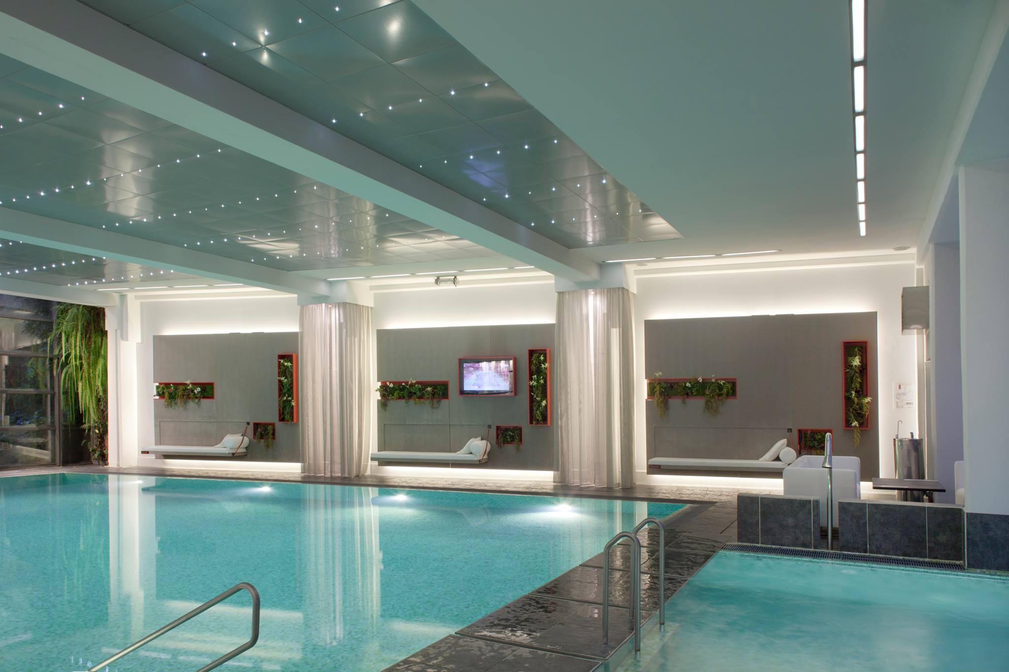 MARTINE DE RICHEVILLE S’INSTALLE AU KEN CLUB À PARIS - Nadinez-Vous